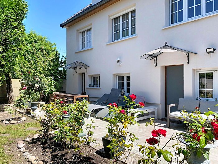 Champigny-sur-Marne, Coeuilly Village Parisien - Maison 11 pièces à vendre