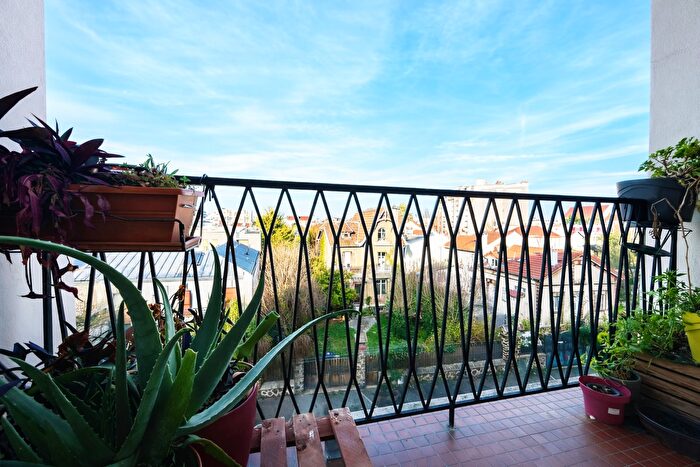 Appartement à vendre - Noisy-le-Sec, Centre-ville, Gare - 3 pièces - 2 chambres