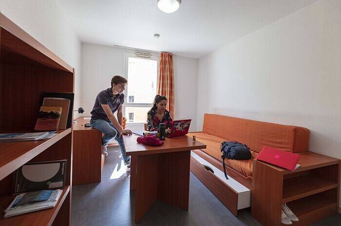 Centre Ville Est, Ivry-sur-Seine : Appartement 1 pièce à louer