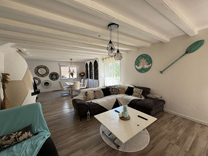 Maison à vendre - Vézelois - 5 pièces - 3 chambres