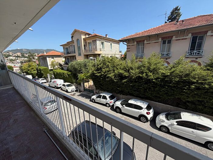 Appartement 2 pièces à Nice, Poètes, à vendre