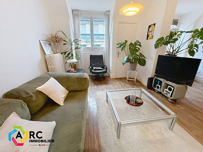 Appartement à louer - Bourgogne-Châtelet, Orléans - 3 pièces - 2 chambres