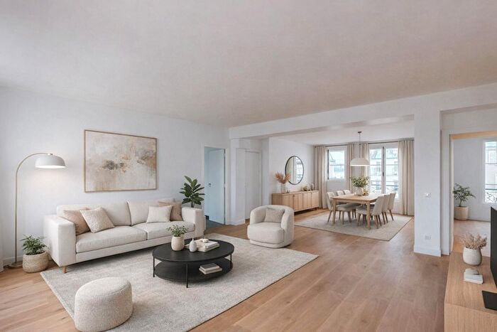 Appartement à vendre - Paris e , Montmartre, Sacré Coeur, Abbesses - 4 pièces - 3 chambres