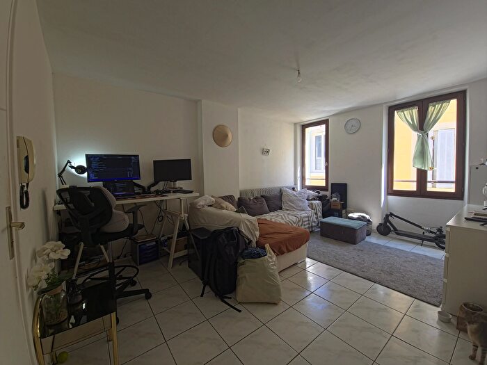 Appartement 2 pièces à Aubagne, Centre-ville, Beaumond, à vendre