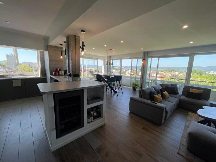 Appartement 4 pièces à Montélimar, Centre-ville, à vendre