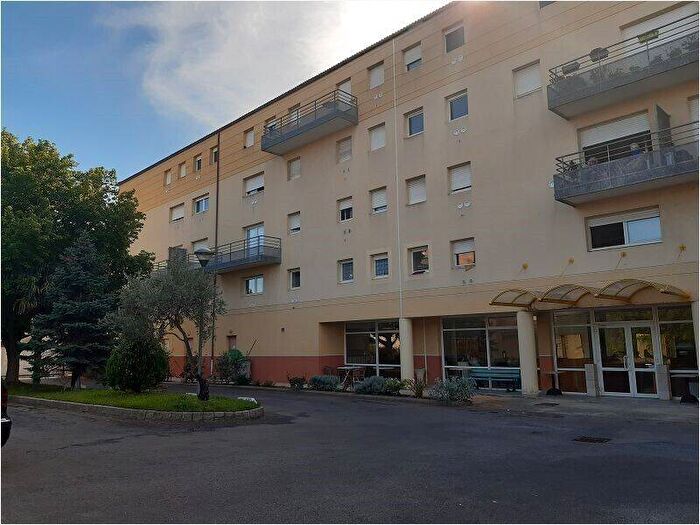 Appartement à louer - Centre Ville-Stalingrad, Alès - 1 pièce