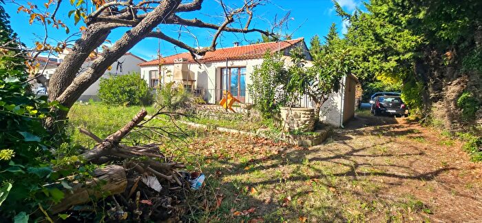 Maison à vendre - Arles, Mas-Thibert, Salin-de-Giraud - 5 pièces - 3 chambres