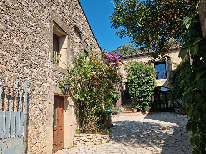 Maison 10 pièces à Aspères, à vendre