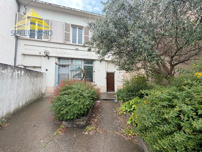 Maison 4 pièces à vendre à Mandres-les-Roses