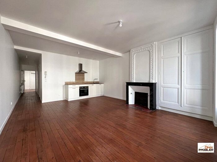 Appartement à louer - École Joseph Bara-Groupe scolaire Carnot-Hôtel de Ville, Agen - 2 pièces - 1 chambre