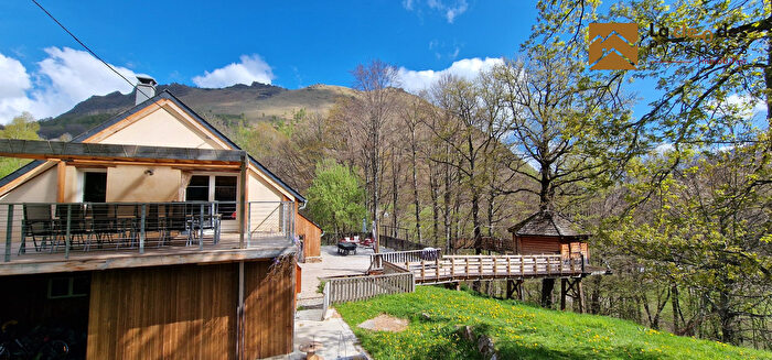 Maison à vendre - Estaing - 15 pièces - 11 chambres