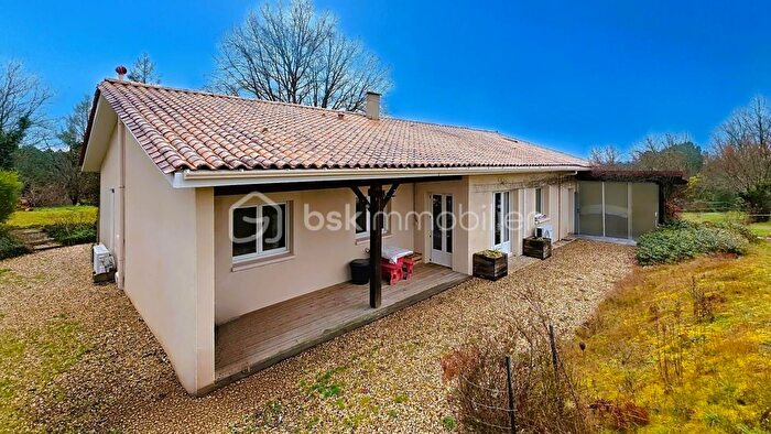 Maison à vendre - Montpon-Ménestérol - 5 pièces - 4 chambres