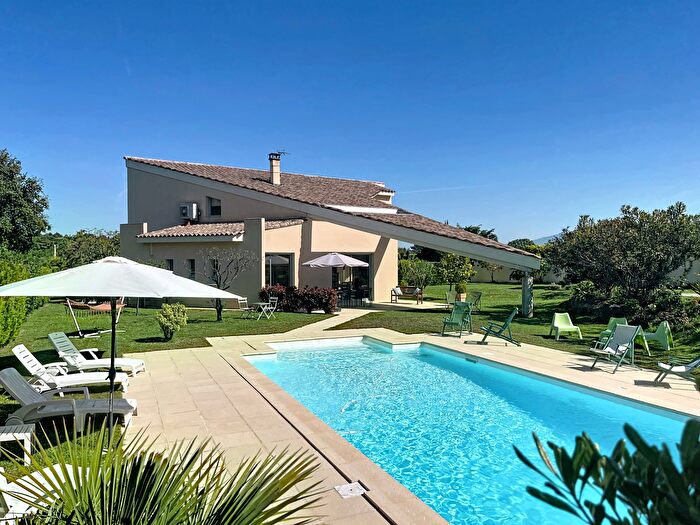 La Roque-sur-Pernes - Maison 9 pièces à vendre