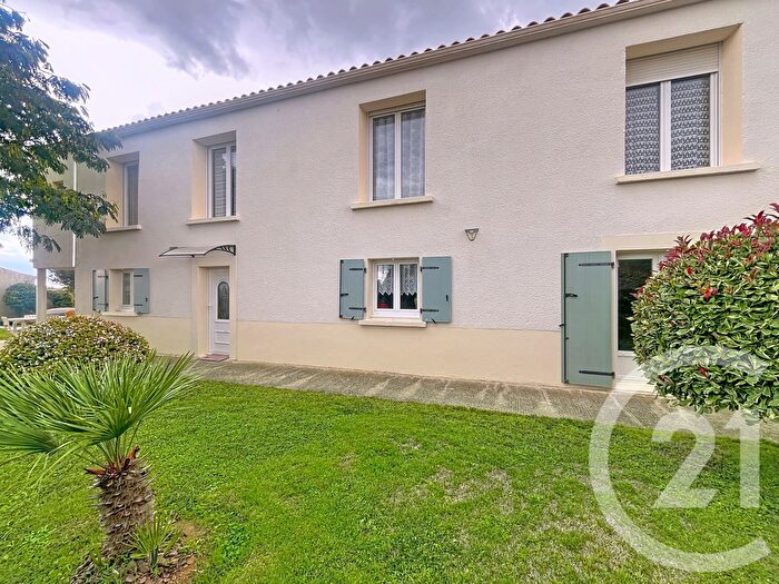 Maison à vendre - Les Magnils-Reigniers - 5 pièces - 3 chambres