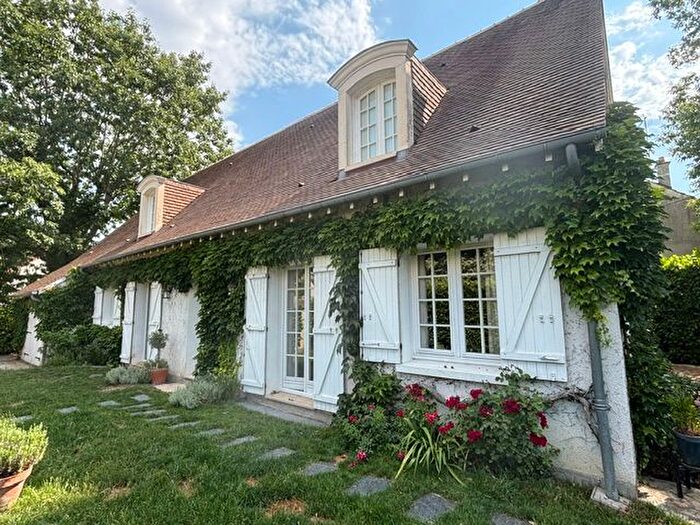 Saint-Pryvé-Saint-Mesmin : Maison 5 pièces à vendre