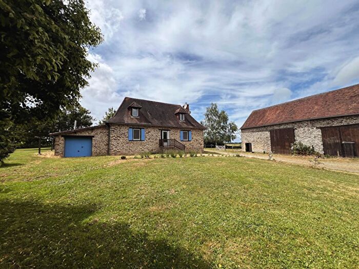 Maison 8 pièces à vendre - Jumilhac-le-Grand