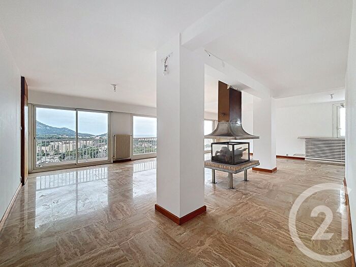 Appartement à louer - Marseille e , Pointe Rouge - 6 pièces - 4 chambres