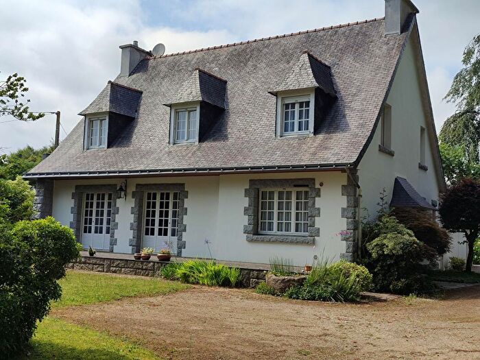 Maison à vendre - Scaër - 8 pièces - 4 chambres