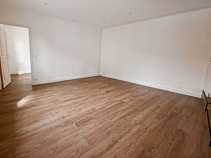 Cires-lès-Mello : Appartement 2 pièces à louer