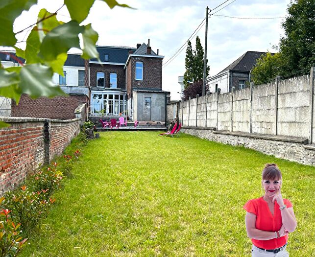 Maison à vendre - Raismes, Centre-ville, Gare - 10 pièces - 5 chambres