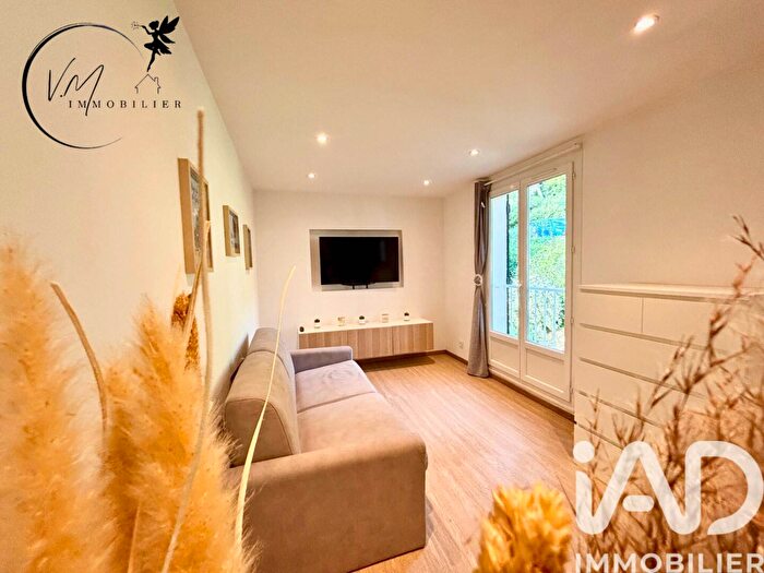 Appartement à louer - Centre Ville, Carqueiranne - 1 pièce