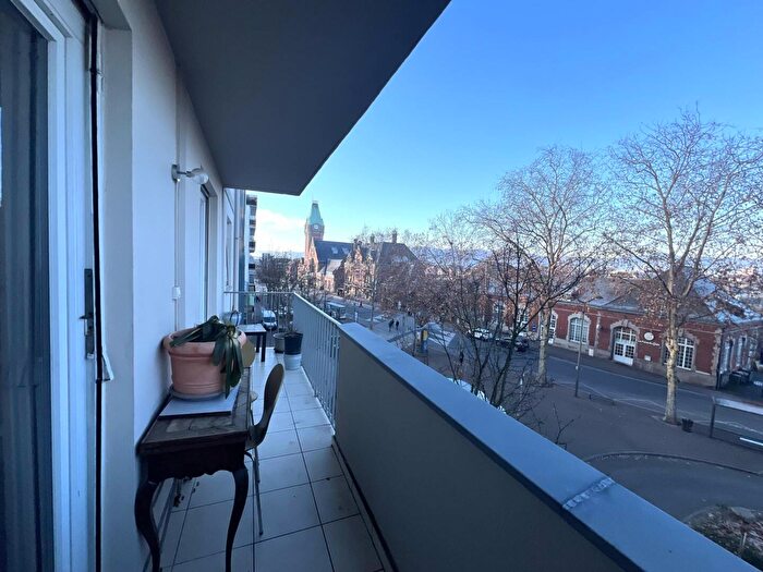 Appartement à louer - Colmar - 4 pièces - 2 chambres