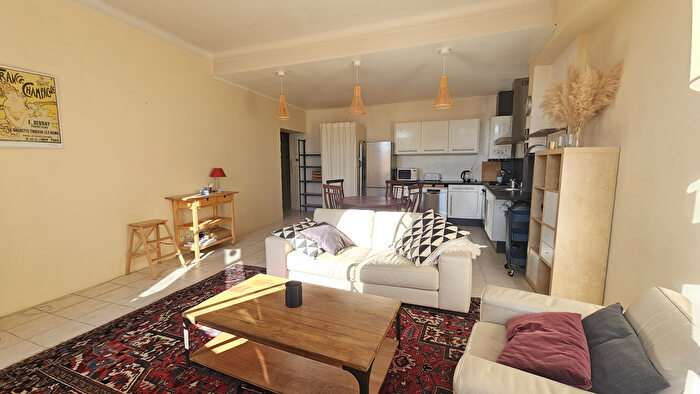 Appartement à louer - Grasse - 3 pièces - 2 chambres