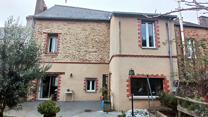 Maison à vendre - Pouancé - 5 pièces - 3 chambres