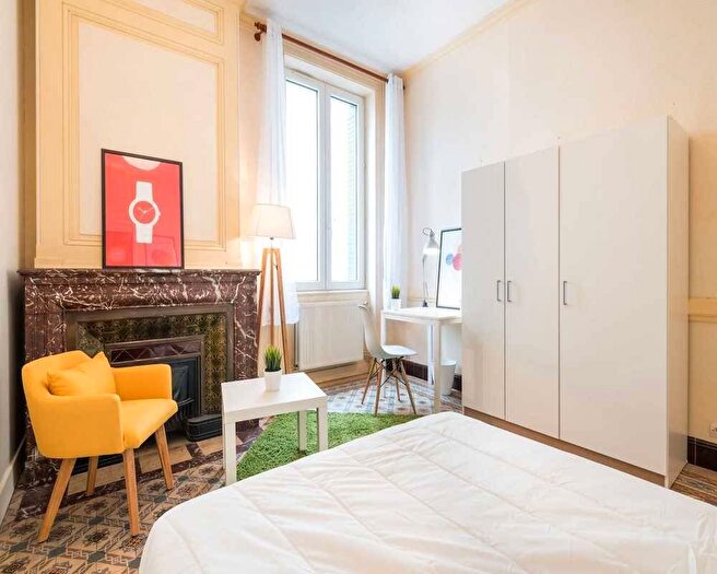 Appartement à louer - Montchat, Lyon ème arrondissement - 8 pièces - 8 chambres