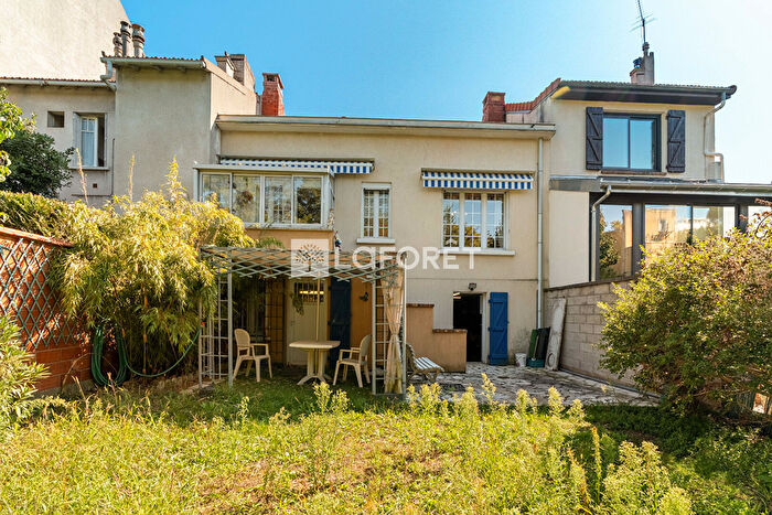 Nanterre, Vieux Pont : Maison 4 pièces à vendre