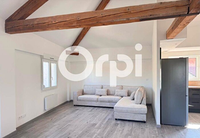 Appartement à louer - Saint-Étienne-de-Saint-Geoirs - 3 pièces - 2 chambres