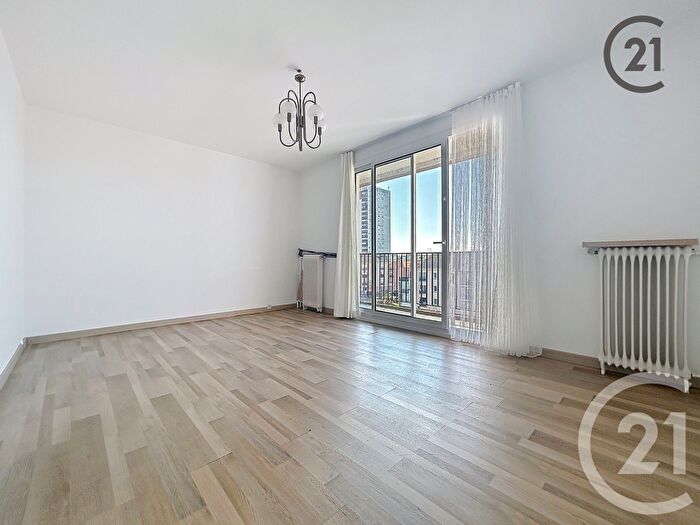 Appartement à vendre - Montereau-Fault-Yonne, Ville haute - 3 pièces - 2 chambres