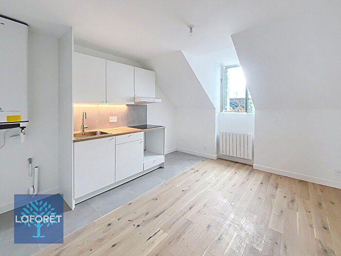 Fougères, Madeleine, Sermandière, Chattière : Appartement 2 pièces à louer
