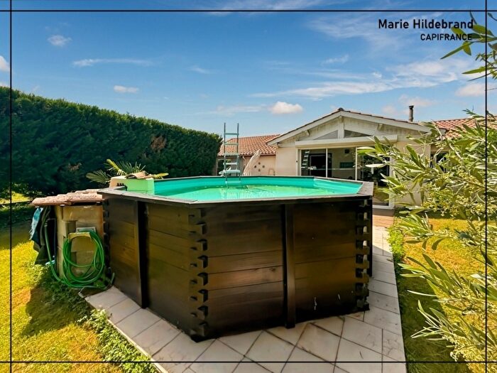 Maison 6 pièces à Bon-Encontre, à vendre