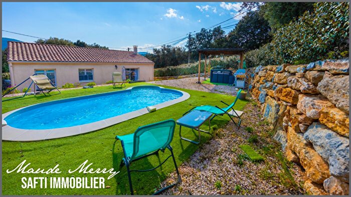 Maison à vendre - Sainte-Anastasie-sur-Issole - 4 pièces - 3 chambres