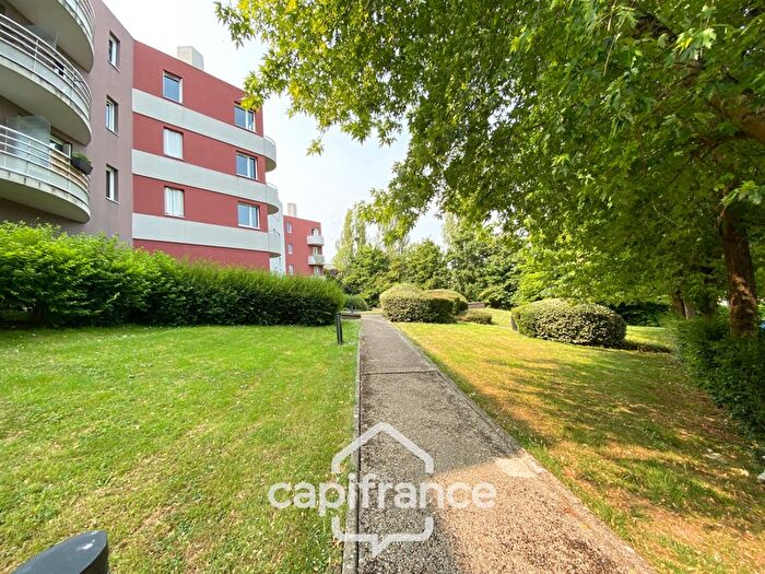 Appartement à vendre - Saint-Thibault-des-Vignes - 3 pièces - 2 chambres