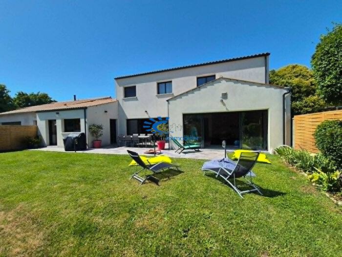 Périgny : Maison 8 pièces à vendre