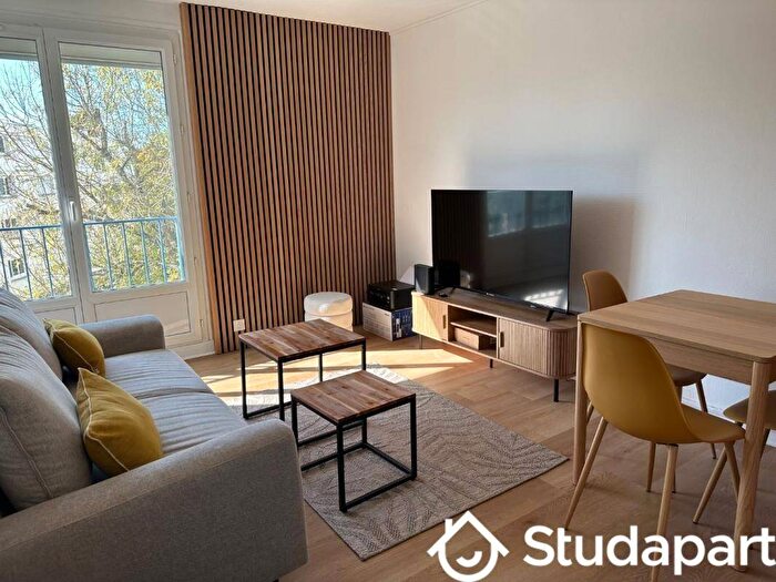 Appartement à louer - Cigogne, Orléans - 1 pièce - 3 chambres