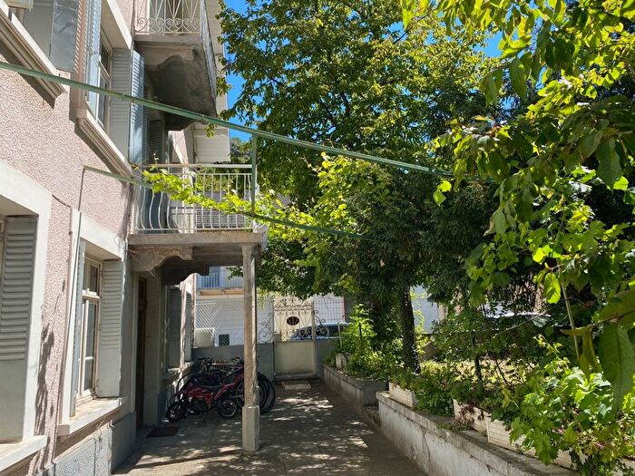 Maison 15 pièces à Saint-Michel-de-Maurienne, à vendre