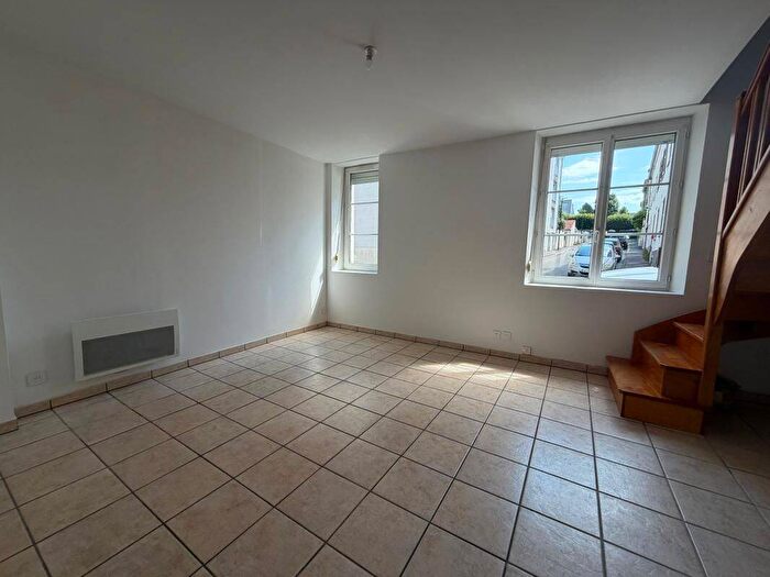 Centre Ville Centre et Nord, Coulommiers : Appartement 3 pièces à louer