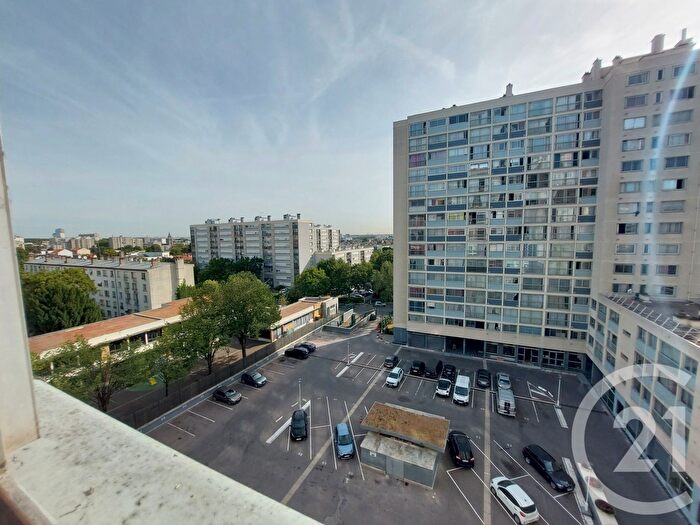 Appartement 1 pièce à louer à Vitry-sur-Seine, Huit Mai