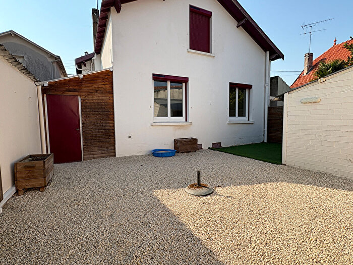 Maison 5 pièces à Surgères, à louer