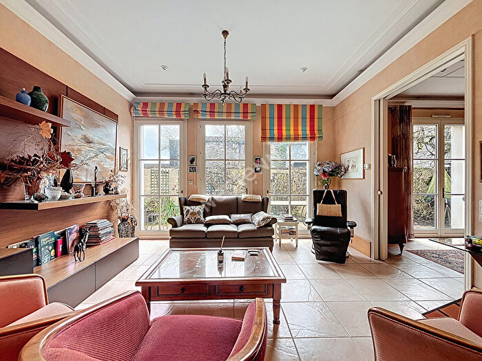 Maison à vendre - Montaigu - 9 pièces - 5 chambres