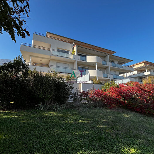 Appartement à vendre - Saint-Ismier - 3 pièces - 2 chambres