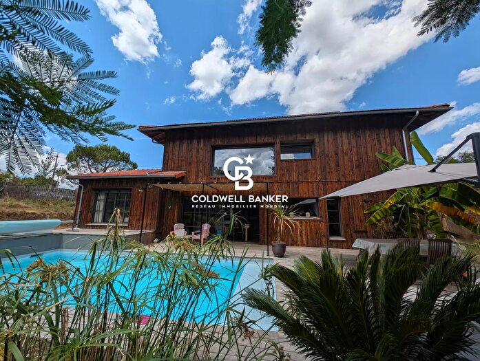 Maison à vendre - Carignan-de-Bordeaux - 6 pièces - 4 chambres