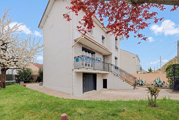 Maison à vendre - Gournay-sur-Marne - 5 pièces - 3 chambres