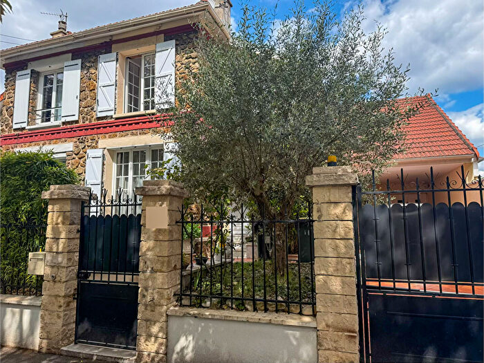 Épinay-sur-Seine, Les Béatus, Les Mobiles, La Briche, Bluementhal : Maison 5 pièces à vendre