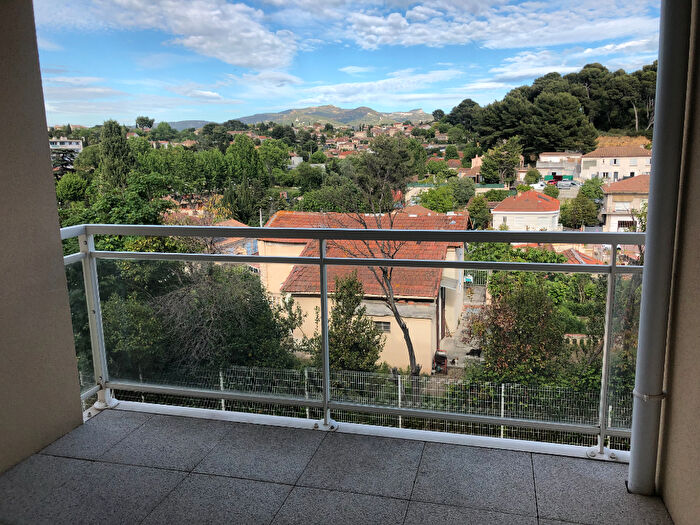 Appartement à louer - Marseille e , Les Olives - 2 pièces - 1 chambre