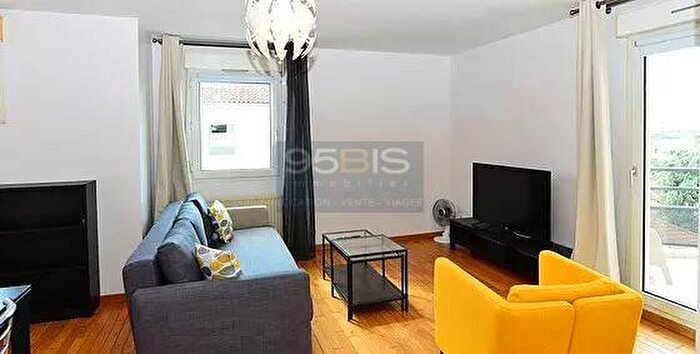 Appartement à louer - Lyon ème arrondissement - 3 pièces - 2 chambres