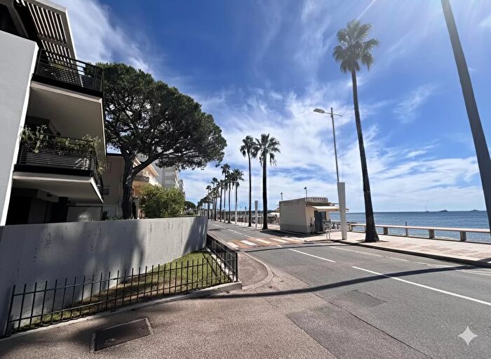 Appartement à vendre - Antibes, Juan-les-Pins, Le Cap - 3 pièces - 2 chambres